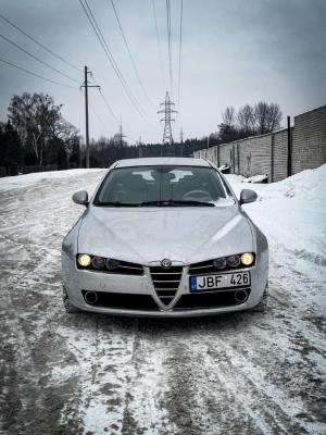 Pelēks Alfa Romeo 159 2005 Kauņa, ar dzinēja tilpumu 1.90 L un nobraukumu 280 tūkst. km par 2000 €, foto 2 vietnē AUTOMOTO.COM.LV