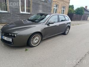 Pelēks Alfa Romeo 159 2006 Jūrmala, ar dzinēja tilpumu 2.40 L un nobraukumu 291 tūkst. km par 1500 €, foto 3 vietnē AUTOMOTO.COM.LV