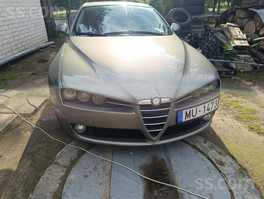 Pelēks Alfa Romeo 159 2006 Rīga, ar dzinēja tilpumu 1.90 L un nobraukumu 379 tūkst. km par 1400 €, foto 1 vietnē AUTOMOTO.COM.LV