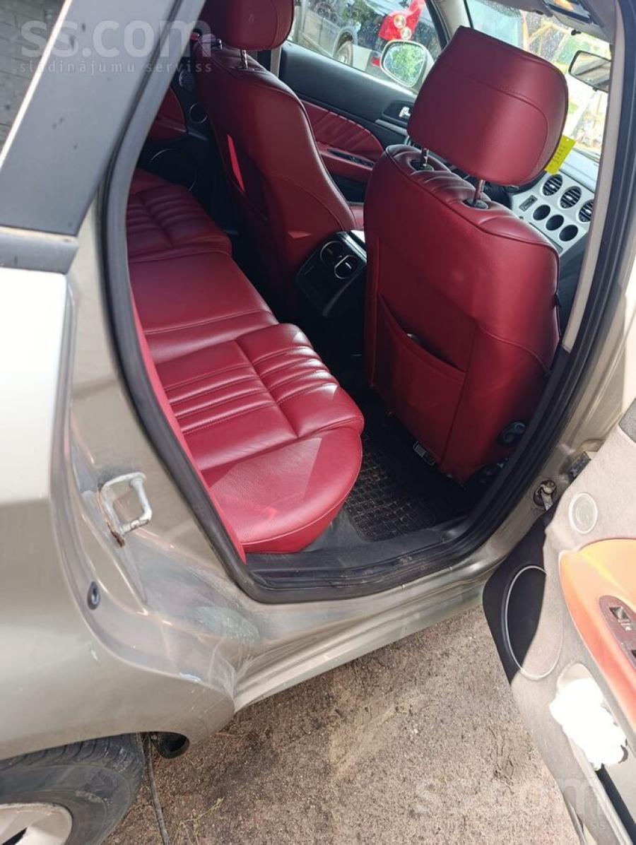 Pelēks Alfa Romeo 159 2006 Rīga, ar dzinēja tilpumu 1.90 L un nobraukumu 379 tūkst. km par 1400 €, foto 7 vietnē AUTOMOTO.COM.LV