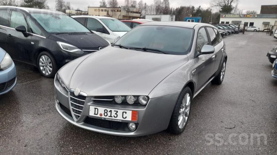 Grey Alfa Romeo 159 2007 in Riga, with an engine capacity of 2.40 L and mileage of 240 thousand km for 2700 €, photo 3 on AUTOMOTO.COM.LV
