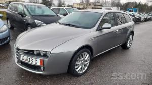 Grey Alfa Romeo 159 2007 in Riga, with an engine capacity of 2.40 L and mileage of 240 thousand km for 2700 €, photo 4 on AUTOMOTO.COM.LV