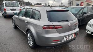 Grey Alfa Romeo 159 2007 in Riga, with an engine capacity of 2.40 L and mileage of 240 thousand km for 2700 €, photo 5 on AUTOMOTO.COM.LV