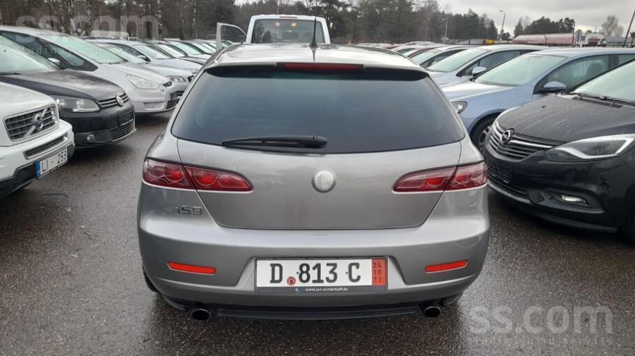 Grey Alfa Romeo 159 2007 in Riga, with an engine capacity of 2.40 L and mileage of 240 thousand km for 2700 €, photo 7 on AUTOMOTO.COM.LV