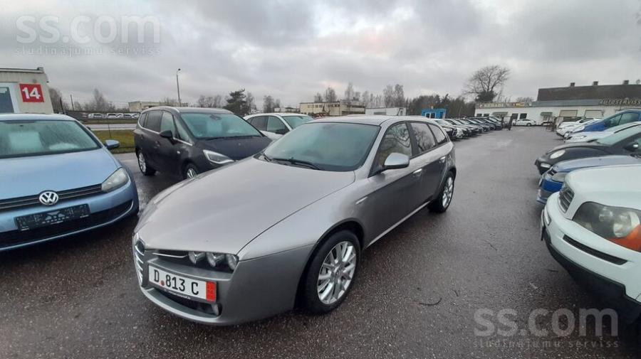 Grey Alfa Romeo 159 2007 in Riga, with an engine capacity of 2.40 L and mileage of 240 thousand km for 2700 €, photo 12 on AUTOMOTO.COM.LV