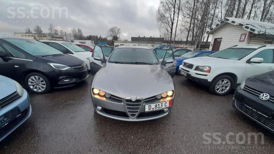 Grey Alfa Romeo 159 2007 in Riga, with an engine capacity of 2.40 L and mileage of 240 thousand km for 2700 €, photo 25 on AUTOMOTO.COM.LV