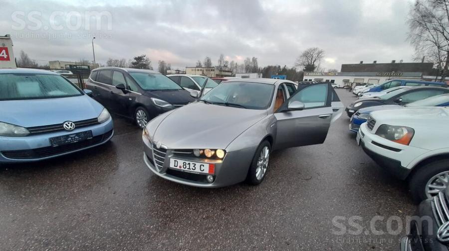 Grey Alfa Romeo 159 2007 in Riga, with an engine capacity of 2.40 L and mileage of 240 thousand km for 2700 €, photo 27 on AUTOMOTO.COM.LV
