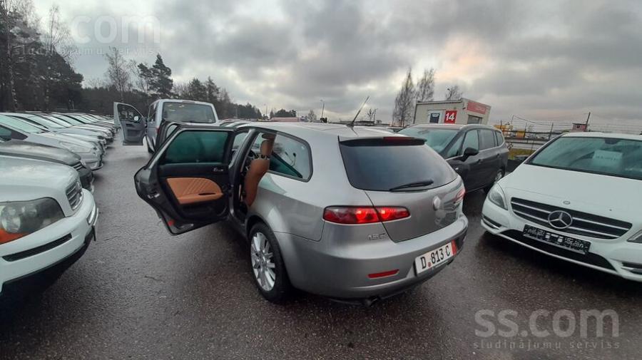 Grey Alfa Romeo 159 2007 in Riga, with an engine capacity of 2.40 L and mileage of 240 thousand km for 2700 €, photo 28 on AUTOMOTO.COM.LV