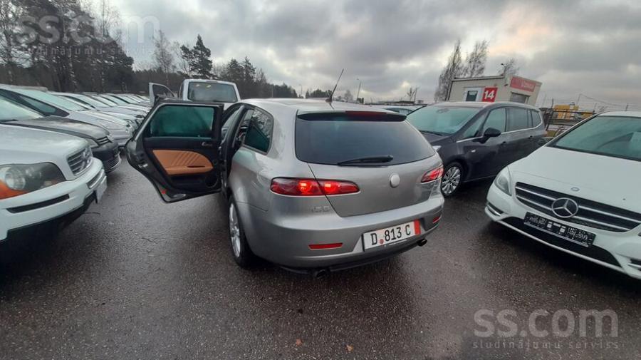Grey Alfa Romeo 159 2007 in Riga, with an engine capacity of 2.40 L and mileage of 240 thousand km for 2700 €, photo 29 on AUTOMOTO.COM.LV