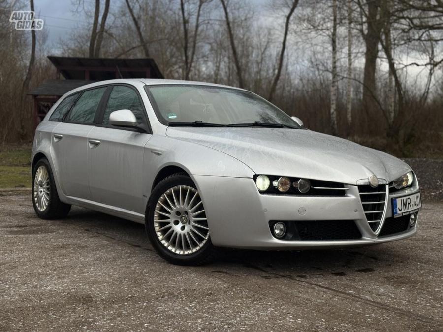 Grey Alfa Romeo 159 2007 in Kaunas, with an engine capacity of 1.90 L and mileage of 280 thousand km for 2250 €, photo 2 on AUTOMOTO.COM.LV