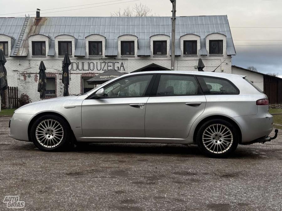 Grey Alfa Romeo 159 2007 in Kaunas, with an engine capacity of 1.90 L and mileage of 280 thousand km for 2250 €, photo 8 on AUTOMOTO.COM.LV