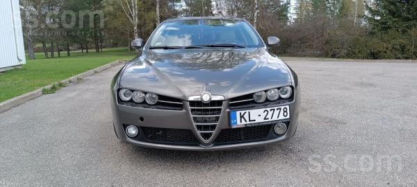 Pelēks Alfa Romeo 159 2007 Madona, ar dzinēja tilpumu 2.40 L un nobraukumu 342 tūkst. km par 2000 €, foto 1 vietnē AUTOMOTO.COM.LV