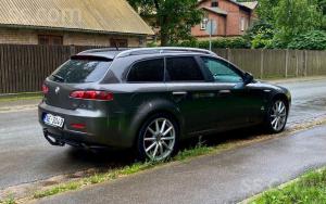 Pelēks Alfa Romeo 159 2007 Rīga, ar dzinēja tilpumu 3.20 L un nobraukumu 240 tūkst. km par 9000 €, foto 11 vietnē AUTOMOTO.COM.LV