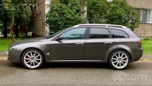 Pelēks Alfa Romeo 159 2007 Rīga, ar dzinēja tilpumu 3.20 L un nobraukumu 240 tūkst. km par 9000 €, foto 13 vietnē AUTOMOTO.COM.LV