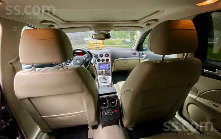 Pelēks Alfa Romeo 159 2007 Rīga, ar dzinēja tilpumu 3.20 L un nobraukumu 240 tūkst. km par 9000 €, foto 14 vietnē AUTOMOTO.COM.LV