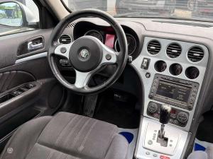 Grey Alfa Romeo 159 2007 in Vilnius, with an engine capacity of 1.91 L and mileage of 256 thousand km for 1750 €, photo 14 on AUTOMOTO.COM.LV