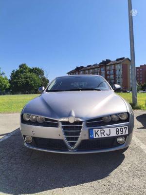Grey Alfa Romeo 159 2007 in Klaipeda, with an engine capacity of 2.20 L and mileage of 256 thousand km for 900 €, photo 3 on AUTOMOTO.COM.LV