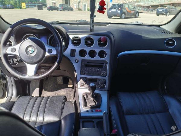 Pelēks Alfa Romeo 159 2007 Klaipėda, ar dzinēja tilpumu 2.20 L un nobraukumu 256 tūkst. km par 900 €, foto 8 vietnē AUTOMOTO.COM.LV