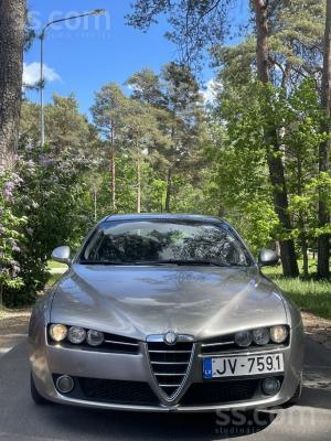 Pelēks Alfa Romeo 159 2007 Tukums, ar dzinēja tilpumu 2.40 L un nobraukumu 380 tūkst. km par 1850 €, foto 7 vietnē AUTOMOTO.COM.LV