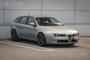 Pelēks Alfa Romeo 159 2007 Rīga, ar dzinēja tilpumu 2.20 L un nobraukumu 276 tūkst. km par 2350 €, foto 4 vietnē AUTOMOTO.COM.LV