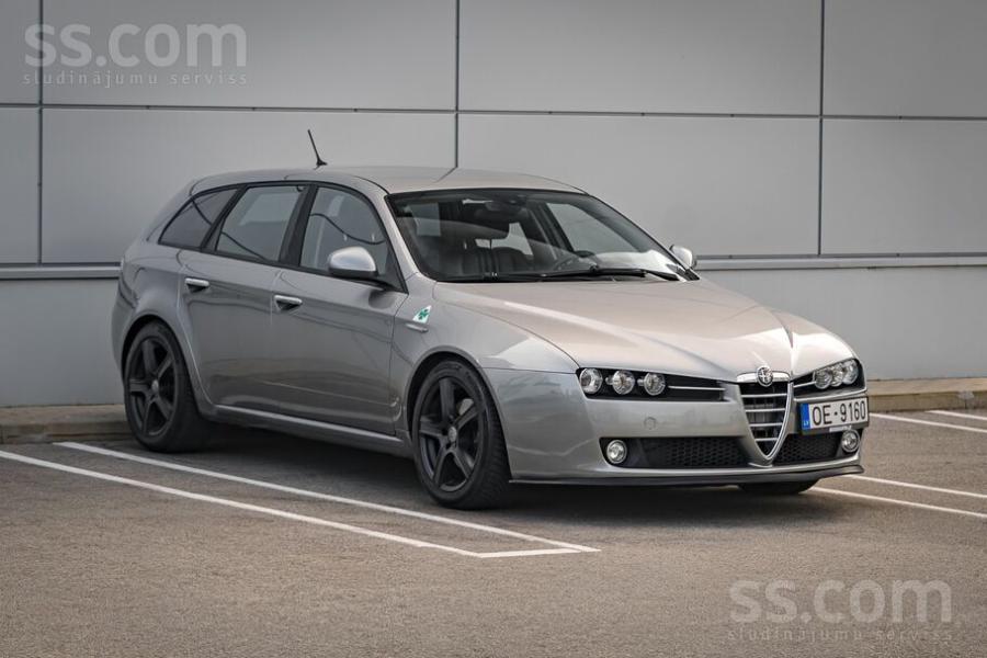 Pelēks Alfa Romeo 159 2007 Rīga, ar dzinēja tilpumu 2.20 L un nobraukumu 276 tūkst. km par 2350 €, foto 4 vietnē AUTOMOTO.COM.LV