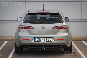 Pelēks Alfa Romeo 159 2007 Rīga, ar dzinēja tilpumu 2.20 L un nobraukumu 276 tūkst. km par 2350 €, foto 6 vietnē AUTOMOTO.COM.LV