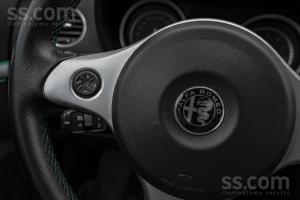 Pelēks Alfa Romeo 159 2007 Rīga, ar dzinēja tilpumu 2.20 L un nobraukumu 276 tūkst. km par 2350 €, foto 16 vietnē AUTOMOTO.COM.LV