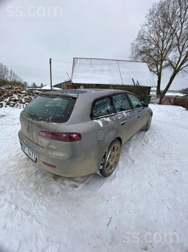 Alfa Romeo 159 2007 in Madona on AUTOMOTO.COM.LV Grey Alfa Romeo 159 2007 in Madona, with an engine capacity of 2.40 L and mileage of 0 thousand km for 1300 €, photo 1 on AUTOMOTO.COM.LV