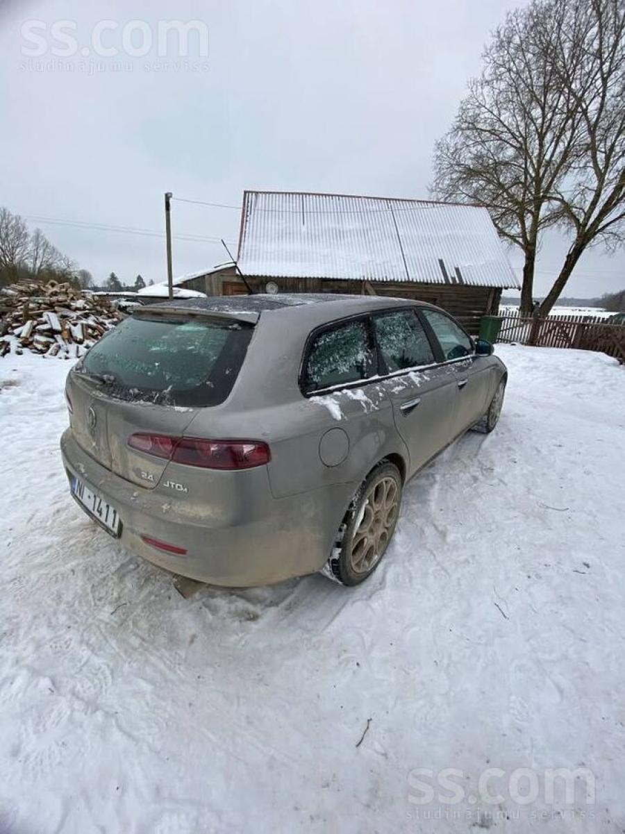 Pelēks Alfa Romeo 159 2007 Madona, ar dzinēja tilpumu 2.40 L un nobraukumu 0 tūkst. km par 1300 €, foto 1 vietnē AUTOMOTO.COM.LV