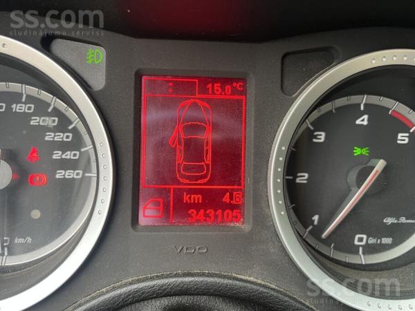 Pelēks Alfa Romeo 159 2008 Rīga, ar dzinēja tilpumu 1.90 L un nobraukumu 340 tūkst. km par 950 €, foto 4 vietnē AUTOMOTO.COM.LV
