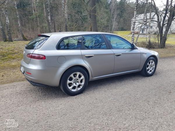 Grey Alfa Romeo 159 2009 in Vilnius, with an engine capacity of 1.90 L and mileage of 226 thousand km for 1599 €, photo 6 on AUTOMOTO.COM.LV