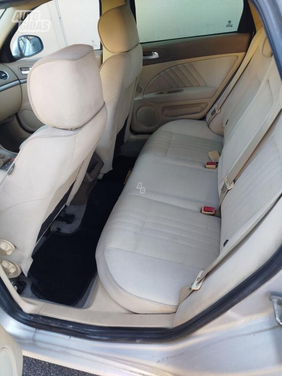 Pelēks Alfa Romeo 159 2010 Panevēža, ar dzinēja tilpumu 2.00 L un nobraukumu 299 tūkst. km par 2600 €, foto 7 vietnē AUTOMOTO.COM.LV