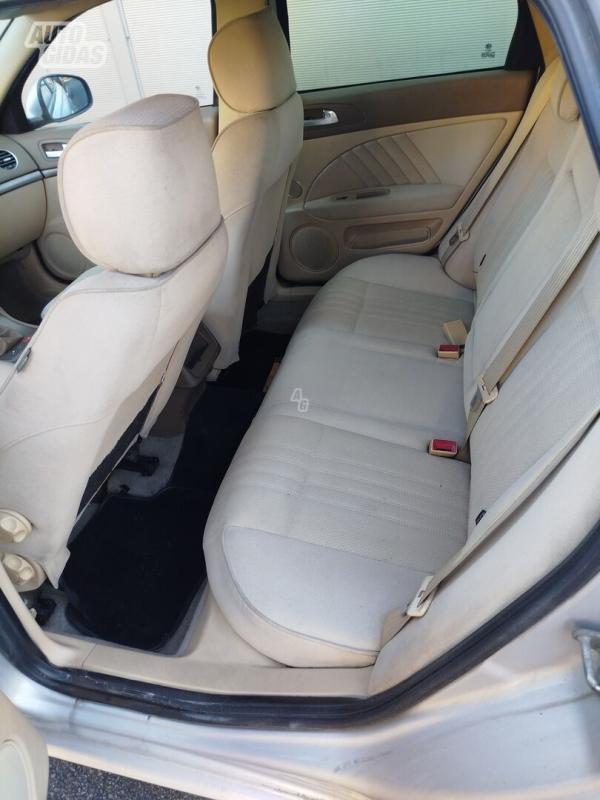 Pelēks Alfa Romeo 159 2010 Panevēža, ar dzinēja tilpumu 2.00 L un nobraukumu 299 tūkst. km par 2600 €, foto 6 vietnē AUTOMOTO.COM.LV