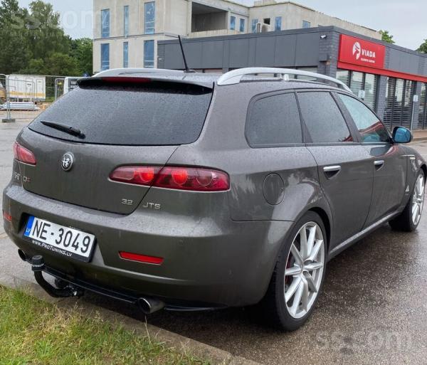 Pelēks Alfa Romeo 159 2010 Jūrmala, ar dzinēja tilpumu 3.20 L un nobraukumu 240 tūkst. km par 8500 €, foto 5 vietnē AUTOMOTO.COM.LV