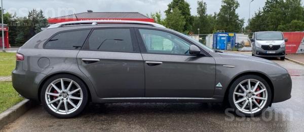 Pelēks Alfa Romeo 159 2010 Jūrmala, ar dzinēja tilpumu 3.20 L un nobraukumu 240 tūkst. km par 8500 €, foto 6 vietnē AUTOMOTO.COM.LV