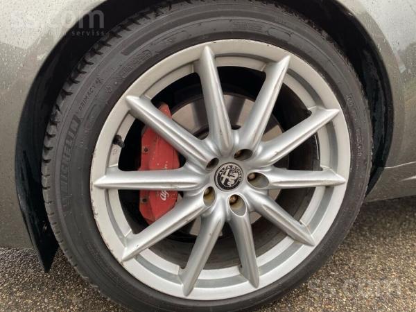 Grey Alfa Romeo 159 2010 in Jurmala, with an engine capacity of 3.20 L and mileage of 240 thousand km for 8500 €, photo 7 on AUTOMOTO.COM.LV