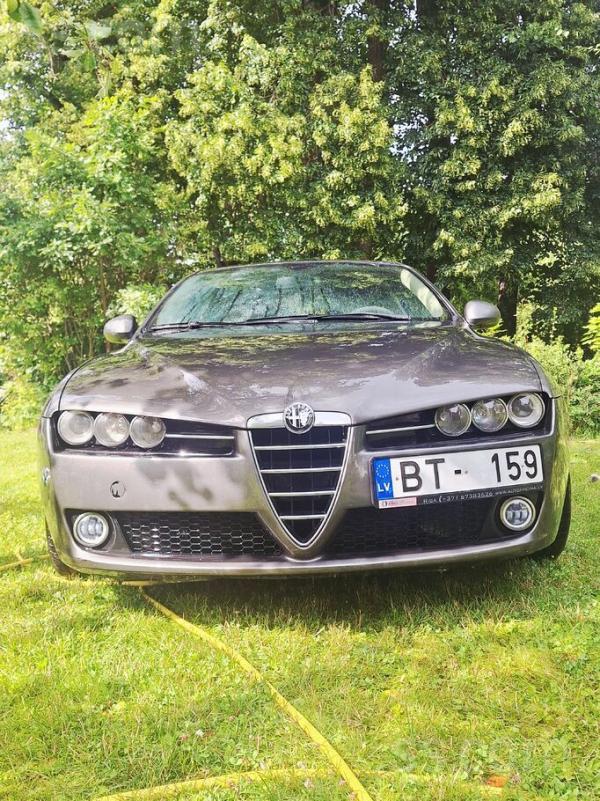 Pelēks Alfa Romeo 159 2010 Rīga, ar dzinēja tilpumu 1.90 L un nobraukumu 202 tūkst. km par 1950 €, foto 1 vietnē AUTOMOTO.COM.LV
