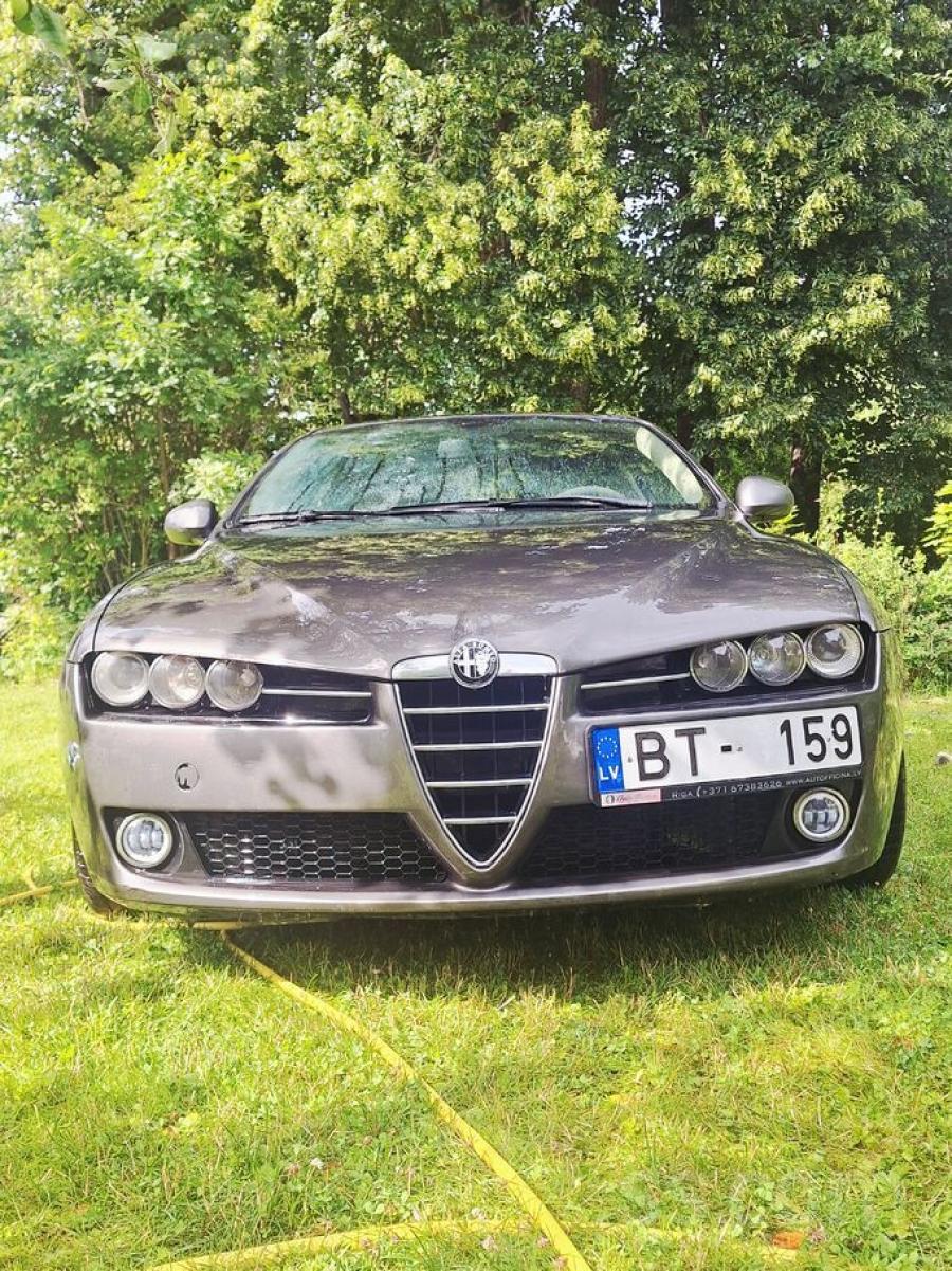 Pelēks Alfa Romeo 159 2010 Rīga, ar dzinēja tilpumu 1.90 L un nobraukumu 202 tūkst. km par 1950 €, foto 1 vietnē AUTOMOTO.COM.LV