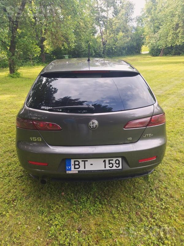 Pelēks Alfa Romeo 159 2010 Rīga, ar dzinēja tilpumu 1.90 L un nobraukumu 202 tūkst. km par 1950 €, foto 5 vietnē AUTOMOTO.COM.LV