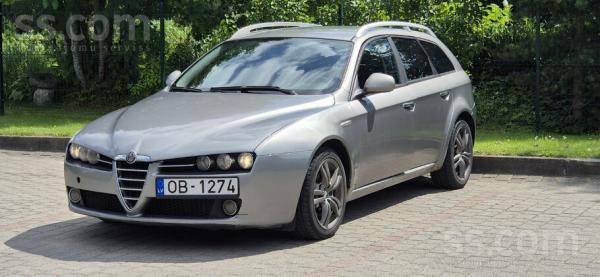 Pelēks Alfa Romeo 159 2010 Cēsis, ar dzinēja tilpumu 2.00 L un nobraukumu 301 tūkst. km par 1700 €, foto 1 vietnē AUTOMOTO.COM.LV