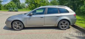 Pelēks Alfa Romeo 159 2010 Cēsis, ar dzinēja tilpumu 2.00 L un nobraukumu 301 tūkst. km par 1700 €, foto 3 vietnē AUTOMOTO.COM.LV