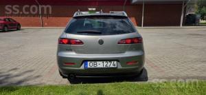 Pelēks Alfa Romeo 159 2010 Cēsis, ar dzinēja tilpumu 2.00 L un nobraukumu 301 tūkst. km par 1700 €, foto 4 vietnē AUTOMOTO.COM.LV