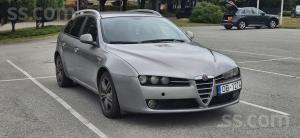 Pelēks Alfa Romeo 159 2010 Cēsis, ar dzinēja tilpumu 2.00 L un nobraukumu 304 tūkst. km par 3500 €, foto 1 vietnē AUTOMOTO.COM.LV