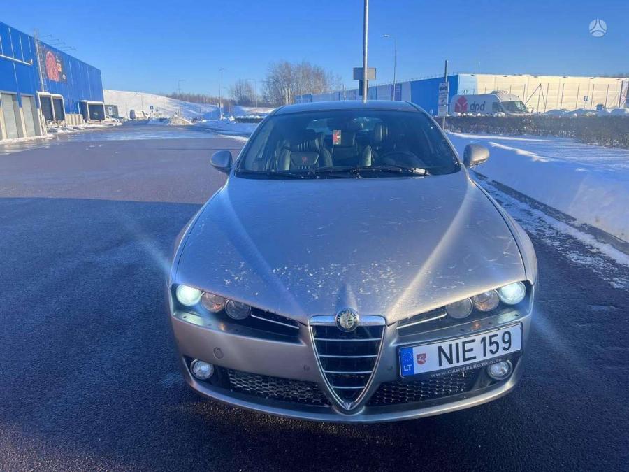 Grey Alfa Romeo 159 2011 in Vilnius, with an engine capacity of 1.96 L and mileage of 243 thousand km for 4200 €, photo 1 on AUTOMOTO.COM.LV