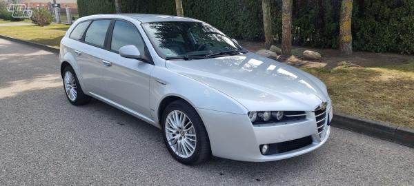 Grey Alfa Romeo 159 2011 in Kedainiai, with an engine capacity of 2.00 L and mileage of 147 thousand km for 2999 €, photo 2 on AUTOMOTO.COM.LV