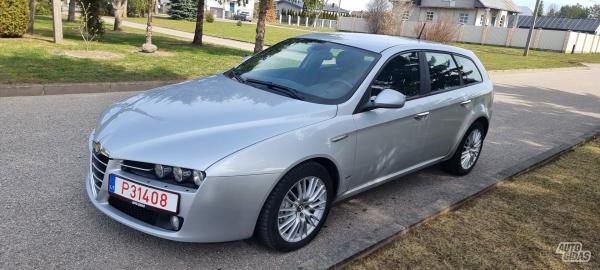 Grey Alfa Romeo 159 2011 in Kedainiai, with an engine capacity of 2.00 L and mileage of 147 thousand km for 2999 €, photo 3 on AUTOMOTO.COM.LV