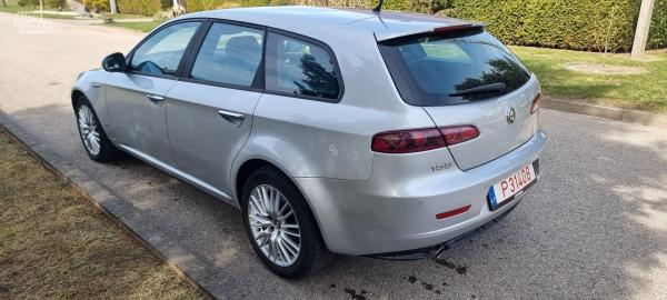Grey Alfa Romeo 159 2011 in Kedainiai, with an engine capacity of 2.00 L and mileage of 147 thousand km for 2999 €, photo 6 on AUTOMOTO.COM.LV