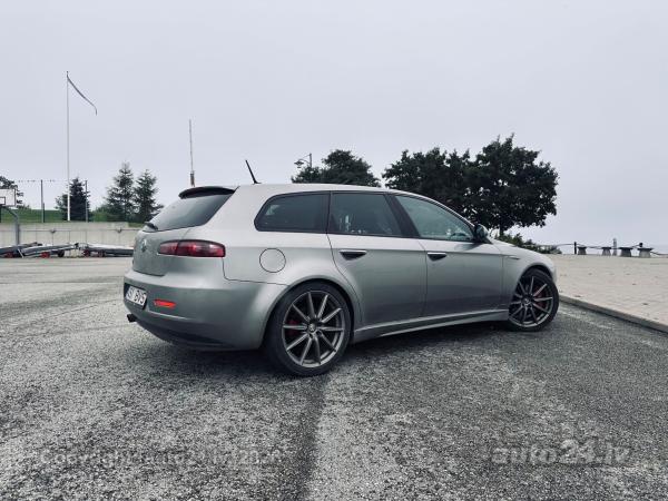 Grey Alfa Romeo 159 2011 in Tallinn, with an engine capacity of 2.00 L and mileage of 240 thousand km for 5500 €, photo 6 on AUTOMOTO.COM.LV