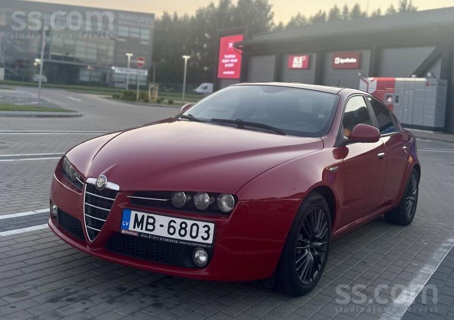 Sarkans Alfa Romeo 159 2011 Rīga, ar dzinēja tilpumu 2.00 L un nobraukumu 201 tūkst. km par 3700 €, foto 4 vietnē AUTOMOTO.COM.LV