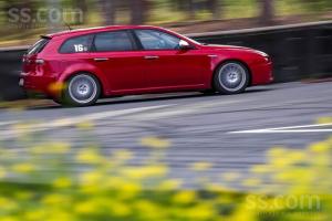 Sarkans Alfa Romeo 159 2007 Jūrmala, ar dzinēja tilpumu 2.40 L un nobraukumu 235 tūkst. km par 4990 €, foto  vietnē AUTOMOTO.COM.LV